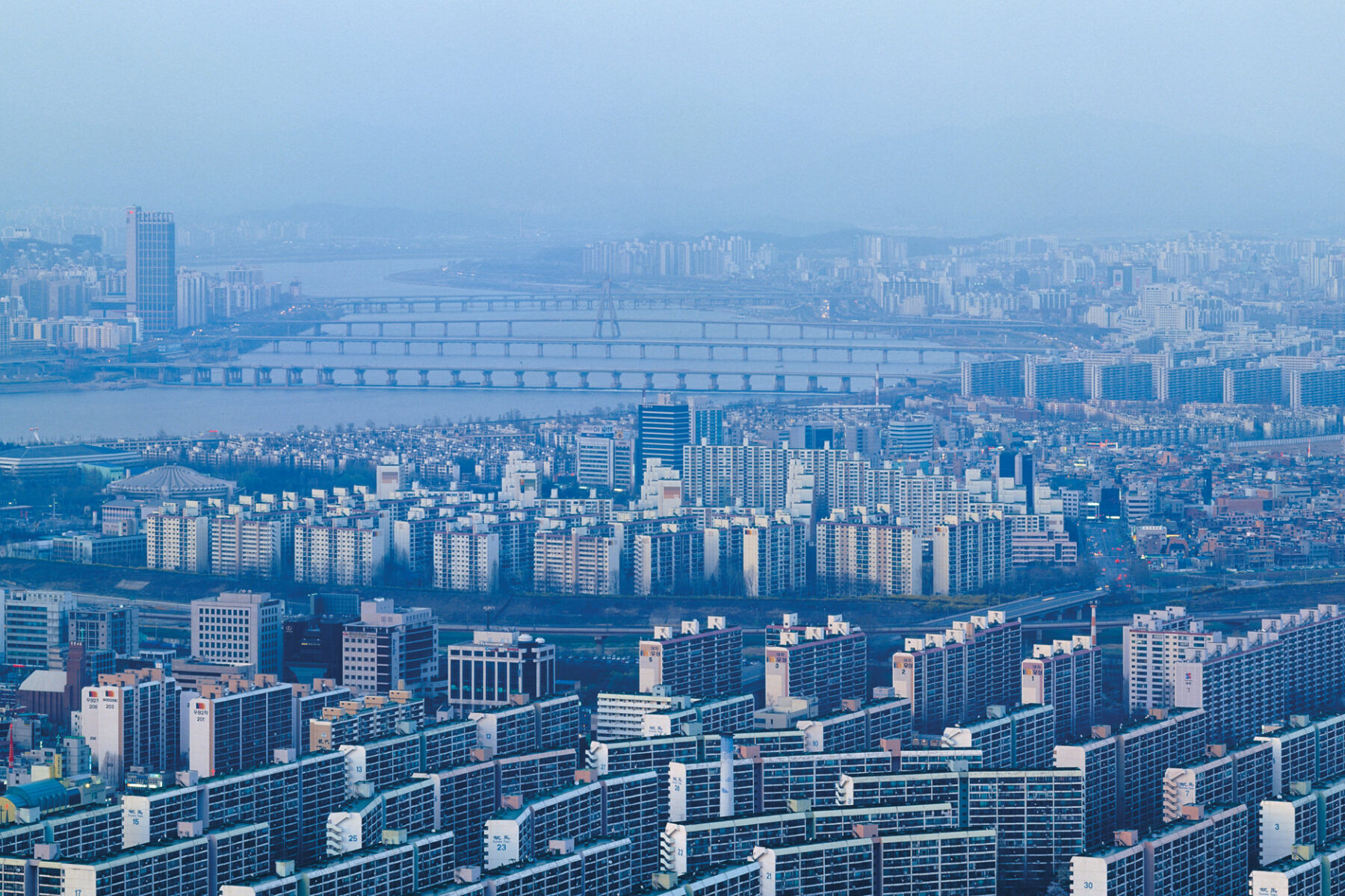 City and Structure – HG Esch