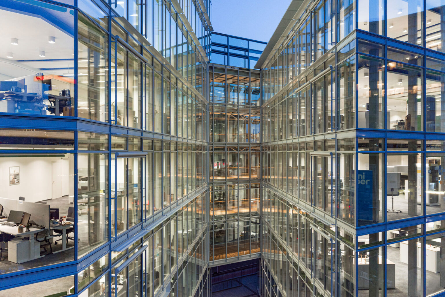 The Float Building, Düsseldorf – HG Esch