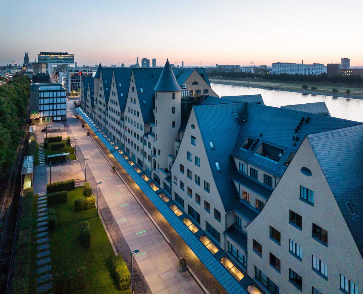 Siebengebirge, Cologne – HG Esch